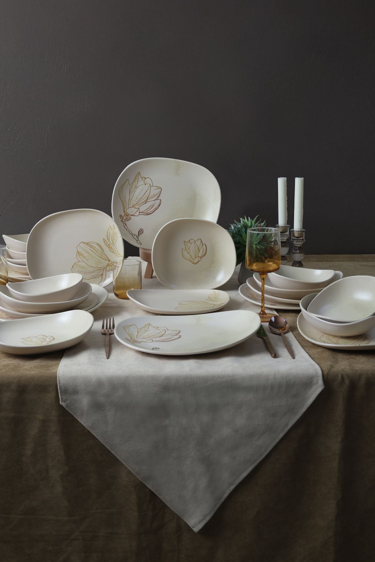 Keramika Vintage Bloom Isabella 24-Piece Oval Dinnerware Set – Chaplin Home
